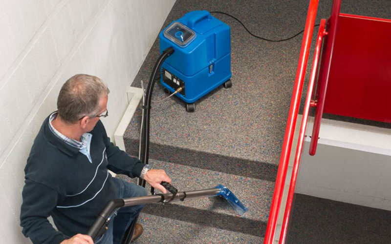 Spray extraction machine SX 44 and high standard wet dry vac