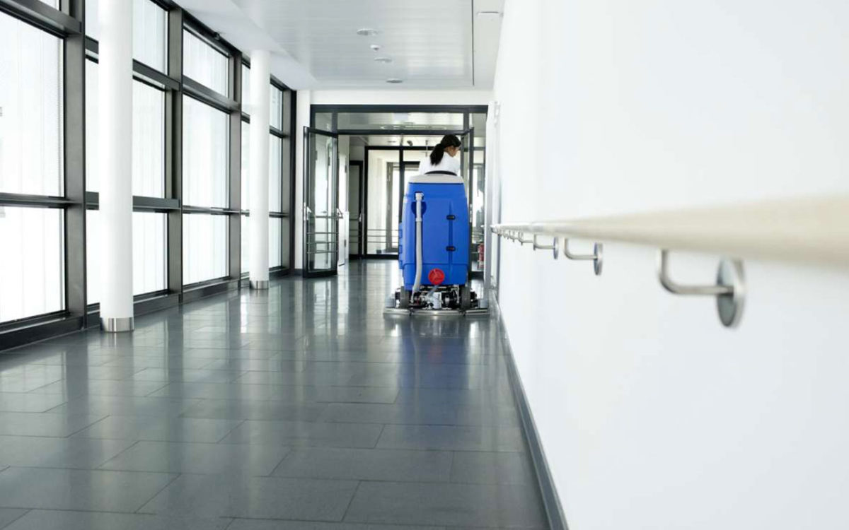 Mopping machine for professional hospital cleaning