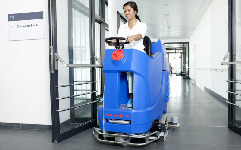 Scrubber machine for professional hospital cleaning